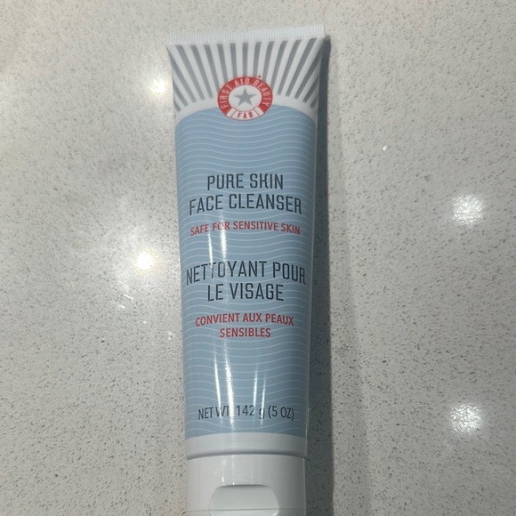 First Aid Beauty | Skincare | First Aid Beauty Pure Skin Face Cleanser ...